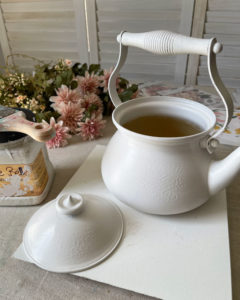 Tea Kettle Floral Arrangement | Confessions of a Serial Do-it-Yourselfer